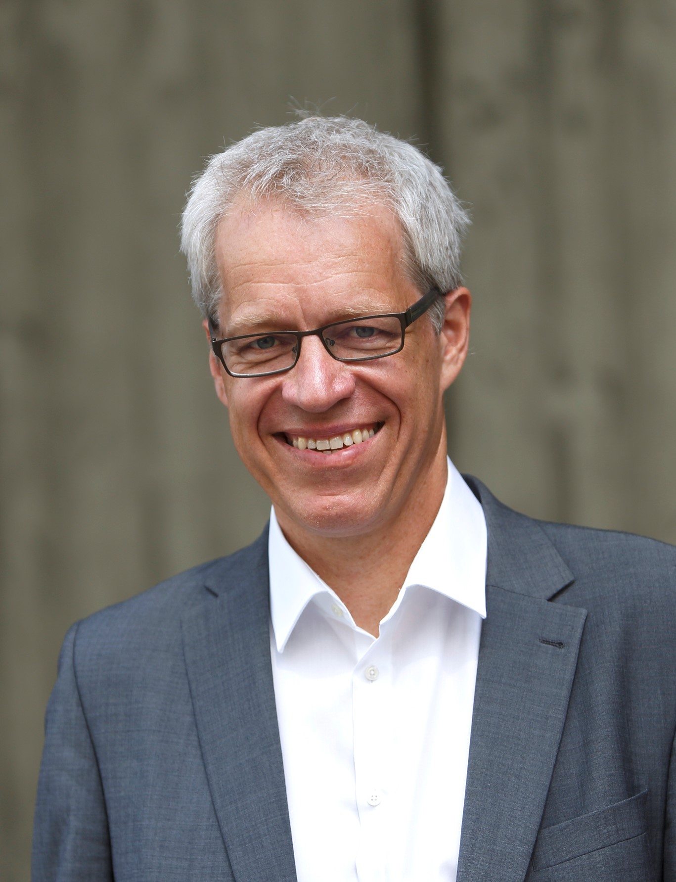 Prof. Dr. Bert Hoffmann